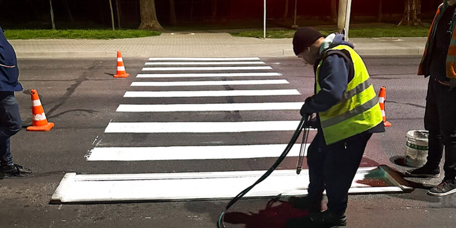 În sectorul Centru continuă lucrările de întreținere a infrastructurii ...